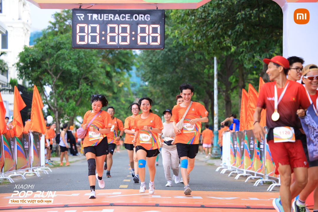 Xiaomi POP Run 2024 ghi nhận 17.000 chiếc Xiaomi Smart Band 9 được ...